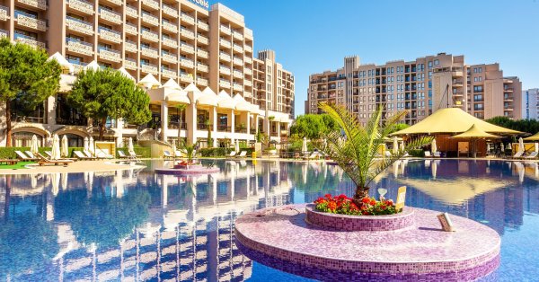 Звездна вечер с рок и поп звездите на България в хотел Barceló Royal Beach Tialoto